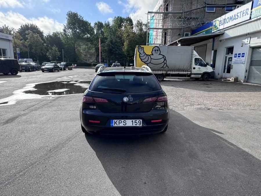 Alfa Romeo 159 2009 in Klaipeda, with an engine capacity of 1.90 L and mileage of 340 thousand km for 1650 €, photo 8 on AUTOMOTO.COM.LV