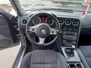 Alfa Romeo 159 2009 in Klaipeda, with an engine capacity of 1.90 L and mileage of 340 thousand km for 1650 €, photo 9 on AUTOMOTO.COM.LV