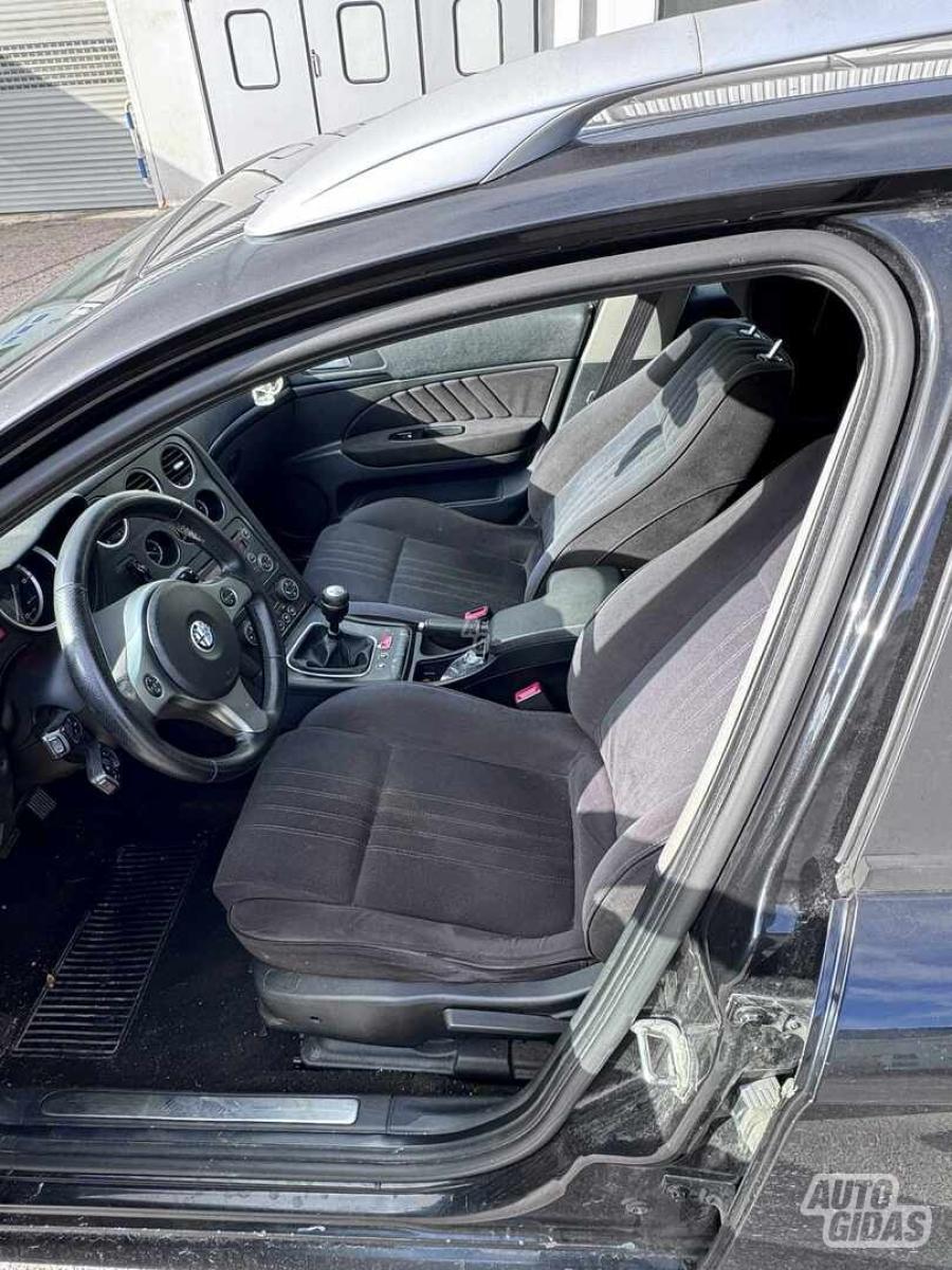 Alfa Romeo 159 2009 in Klaipeda, with an engine capacity of 1.90 L and mileage of 340 thousand km for 1650 €, photo 10 on AUTOMOTO.COM.LV
