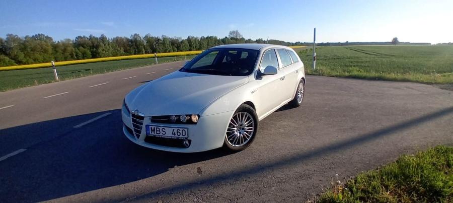 Alfa Romeo 159 2012 in Vilkaviskis, with an engine capacity of 2.00 L and mileage of 280 thousand km for 2600 €, photo 1 on AUTOMOTO.COM.LV