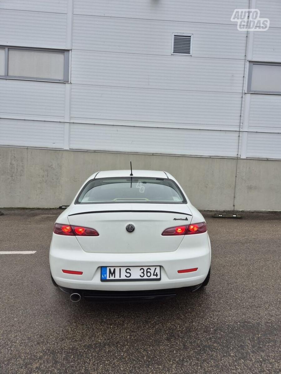 Balts Alfa Romeo 159 2009 Kelmė, ar dzinēja tilpumu 1.80 L un nobraukumu 300 tūkst. km par 2000 €, foto 5 vietnē AUTOMOTO.COM.LV