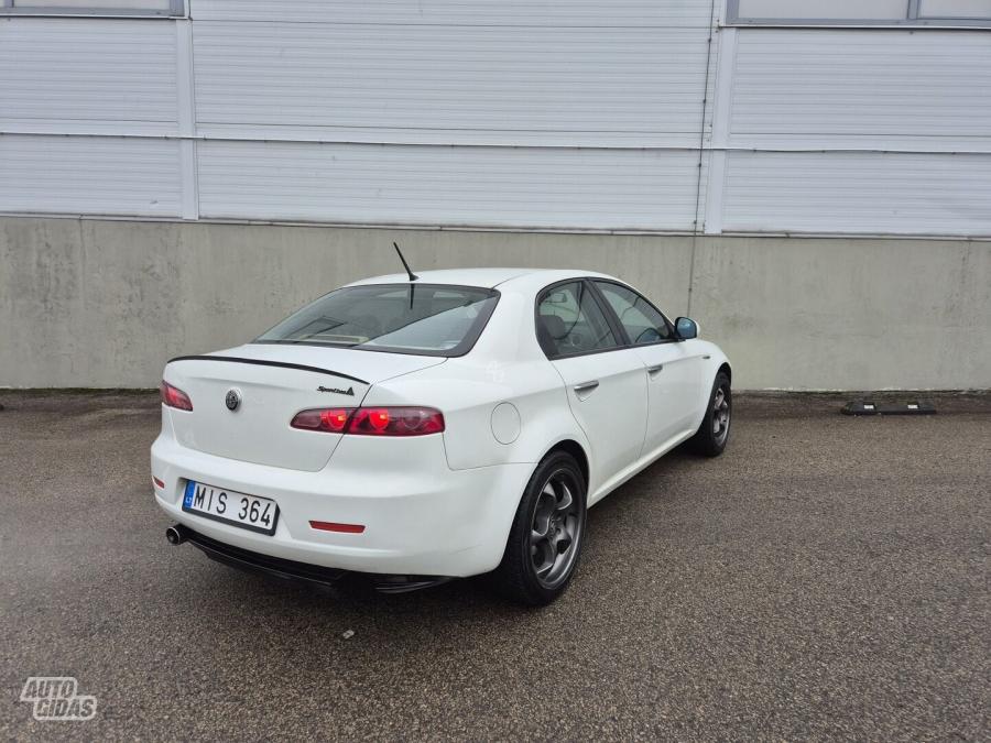 Balts Alfa Romeo 159 2009 Kelmė, ar dzinēja tilpumu 1.80 L un nobraukumu 300 tūkst. km par 2000 €, foto 6 vietnē AUTOMOTO.COM.LV