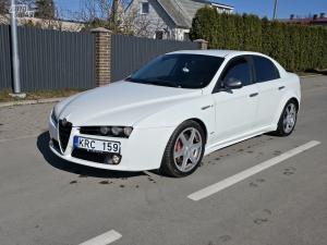 White Alfa Romeo 159 2010 in Radviliskis, with an engine capacity of 1.90 L and mileage of 314 thousand km for 2999 €, photo  on AUTOMOTO.COM.LV