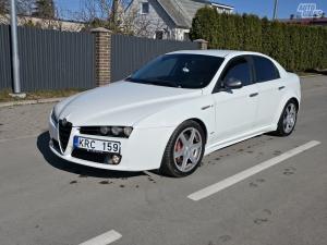 Balts Alfa Romeo 159 2010 Radviliškis, ar dzinēja tilpumu 1.90 L un nobraukumu 314 tūkst. km par 2500 €, foto  vietnē AUTOMOTO.COM.LV