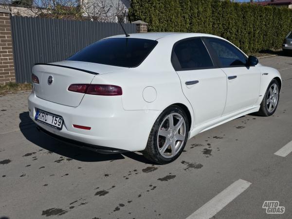 Balts Alfa Romeo 159 2010 Radviliškis, ar dzinēja tilpumu 1.90 L un nobraukumu 314 tūkst. km par 2500 €, foto 5 vietnē AUTOMOTO.COM.LV