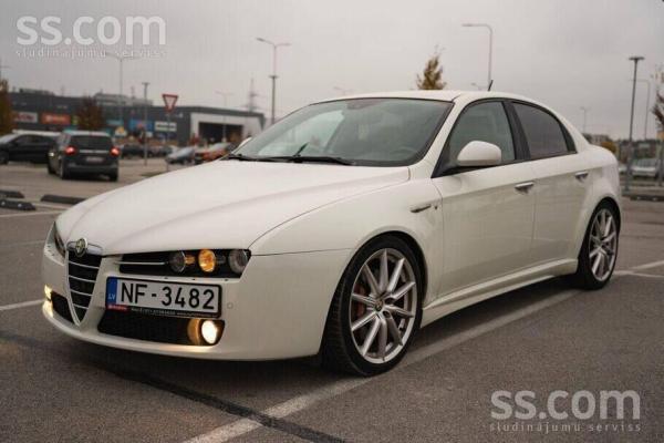 Balts Alfa Romeo 159 2010 Rīga, ar dzinēja tilpumu 2.40 L un nobraukumu 301 tūkst. km par 5350 €, foto 1 vietnē AUTOMOTO.COM.LV