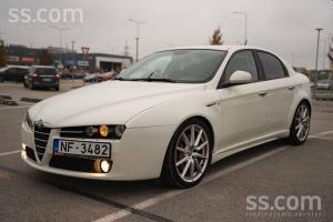White Alfa Romeo 159 2010 in Riga, with an engine capacity of 2.40 L and mileage of 301 thousand km for 5350 €, photo  on AUTOMOTO.COM.LV