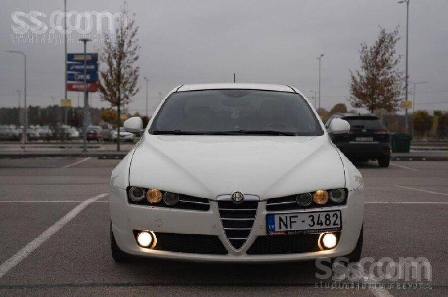 Balts Alfa Romeo 159 2010 Rīga, ar dzinēja tilpumu 2.40 L un nobraukumu 301 tūkst. km par 5350 €, foto 3 vietnē AUTOMOTO.COM.LV