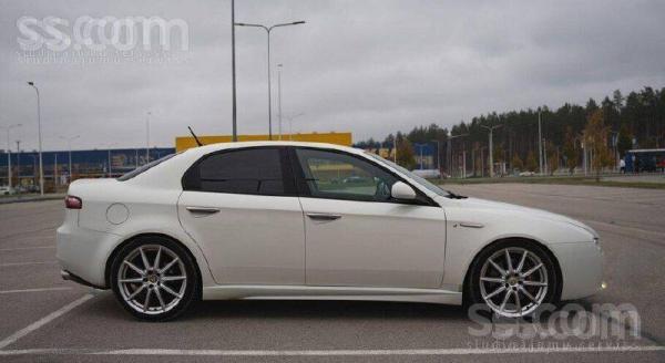 Balts Alfa Romeo 159 2010 Rīga, ar dzinēja tilpumu 2.40 L un nobraukumu 301 tūkst. km par 5350 €, foto 4 vietnē AUTOMOTO.COM.LV