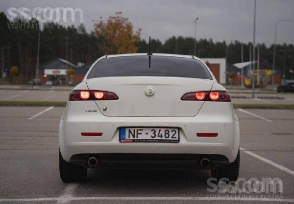Balts Alfa Romeo 159 2010 Rīga, ar dzinēja tilpumu 2.40 L un nobraukumu 301 tūkst. km par 5350 €, foto 5 vietnē AUTOMOTO.COM.LV
