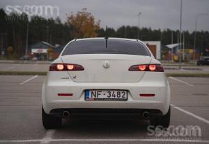 Balts Alfa Romeo 159 2010 Rīga, ar dzinēja tilpumu 2.40 L un nobraukumu 301 tūkst. km par 5350 €, foto 6 vietnē AUTOMOTO.COM.LV