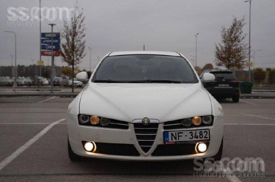 Balts Alfa Romeo 159 2010 Rīga, ar dzinēja tilpumu 2.40 L un nobraukumu 310 tūkst. km par 4500 €, foto 3 vietnē AUTOMOTO.COM.LV