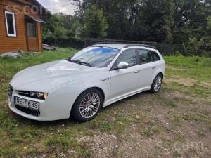 White Alfa Romeo 159 2008 in Riga, with an engine capacity of 1.90 L and mileage of 400 thousand km for 2800 €, photo  on AUTOMOTO.COM.LV