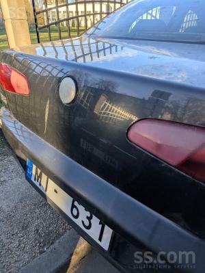 Melns Alfa Romeo 166 2004 Rīga, ar dzinēja tilpumu 2.40 L un nobraukumu 316 tūkst. km par 400 €, foto 4 vietnē AUTOMOTO.COM.LV