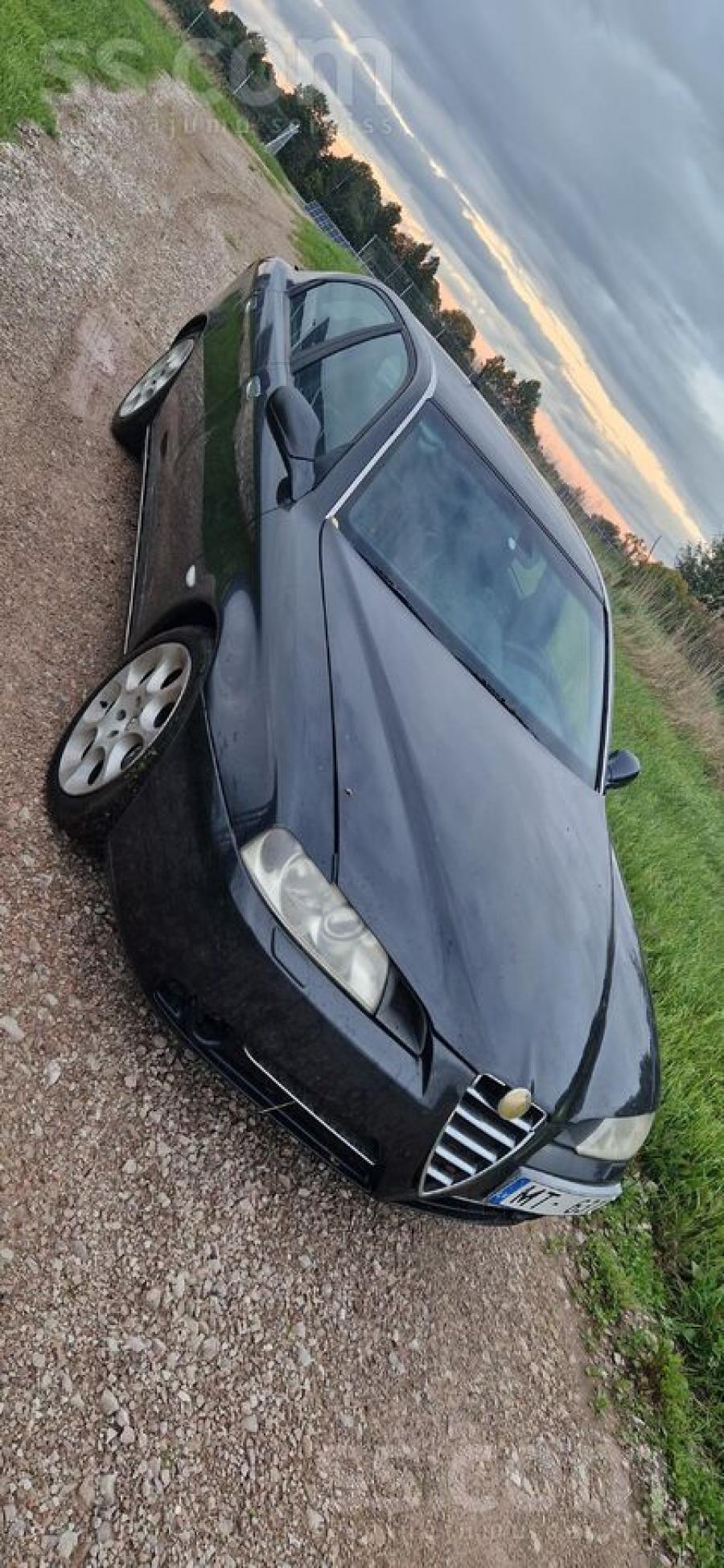 Melns Alfa Romeo 166 2004 Valmiera, ar dzinēja tilpumu 2.40 L un nobraukumu 321 tūkst. km par 700 €, foto 5 vietnē AUTOMOTO.COM.LV