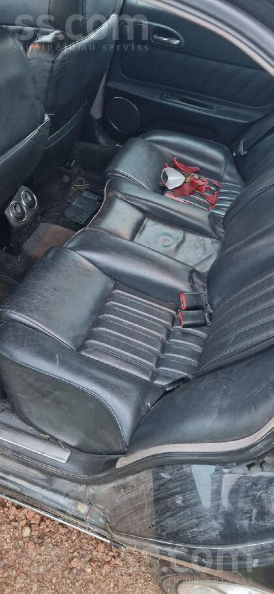 Melns Alfa Romeo 166 2004 Valmiera, ar dzinēja tilpumu 2.40 L un nobraukumu 321 tūkst. km par 700 €, foto 7 vietnē AUTOMOTO.COM.LV
