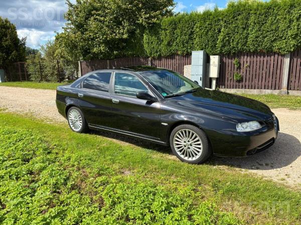 Black Alfa Romeo 166 2006 in Riga, with an engine capacity of 2.40 L and mileage of 222 thousand km for 2500 €, photo 8 on AUTOMOTO.COM.LV
