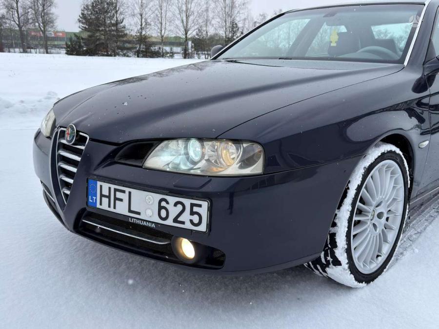 Blue Alfa Romeo 166 2005 in Vilnius, with an engine capacity of 2.39 L and mileage of 294 thousand km for 1950 €, photo 2 on AUTOMOTO.COM.LV