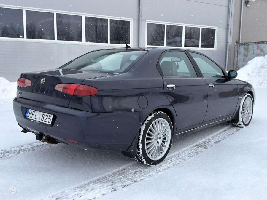 Blue Alfa Romeo 166 2005 in Vilnius, with an engine capacity of 2.39 L and mileage of 294 thousand km for 1950 €, photo 7 on AUTOMOTO.COM.LV