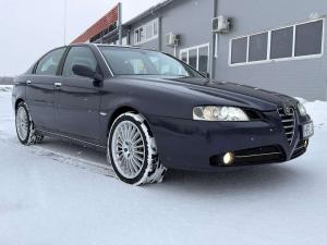 Blue Alfa Romeo 166 2005 in Vilnius, with an engine capacity of 2.39 L and mileage of 294 thousand km for 1950 €, photo 9 on AUTOMOTO.COM.LV