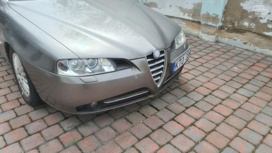 Grey Alfa Romeo 166 2004 in Siauliai, with an engine capacity of 2.40 L and mileage of 272 thousand km for 499 €, photo 3 on AUTOMOTO.COM.LV