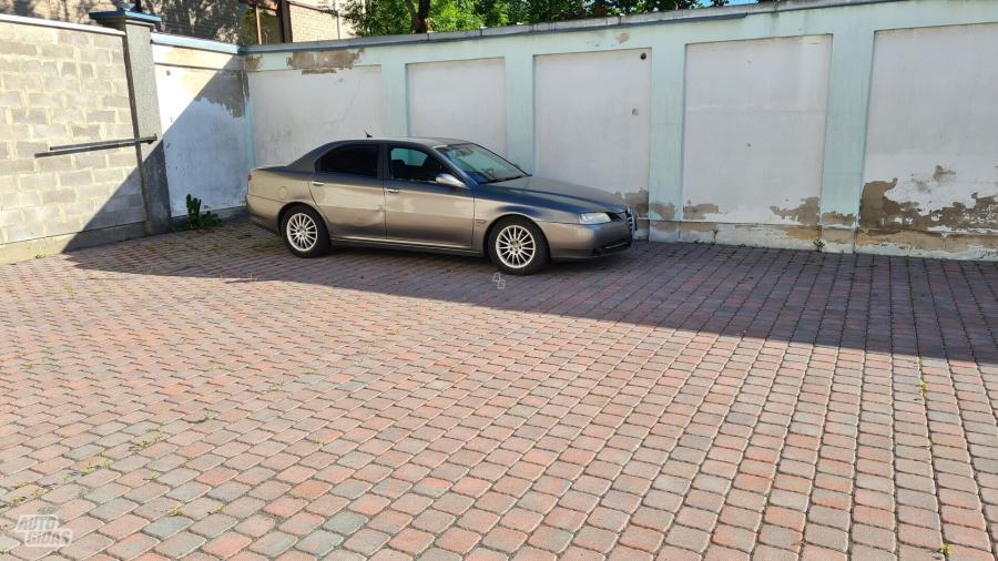 Grey Alfa Romeo 166 2004 in Siauliai, with an engine capacity of 2.40 L and mileage of 272 thousand km for 499 €, photo 13 on AUTOMOTO.COM.LV