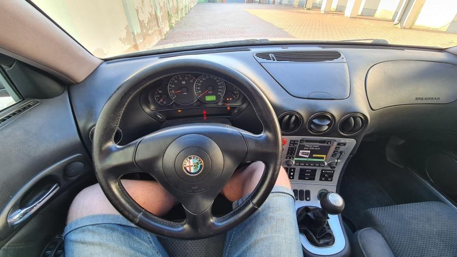 Grey Alfa Romeo 166 2004 in Siauliai, with an engine capacity of 2.40 L and mileage of 272 thousand km for 499 €, photo 16 on AUTOMOTO.COM.LV