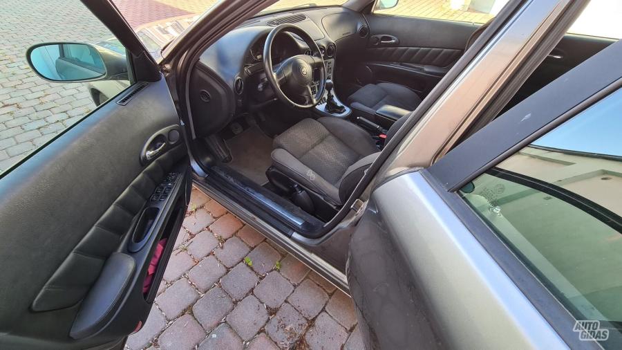 Grey Alfa Romeo 166 2004 in Siauliai, with an engine capacity of 2.40 L and mileage of 272 thousand km for 499 €, photo 22 on AUTOMOTO.COM.LV