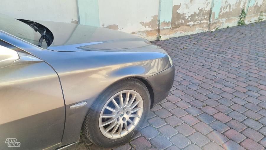 Grey Alfa Romeo 166 2004 in Siauliai, with an engine capacity of 2.40 L and mileage of 272 thousand km for 499 €, photo 23 on AUTOMOTO.COM.LV