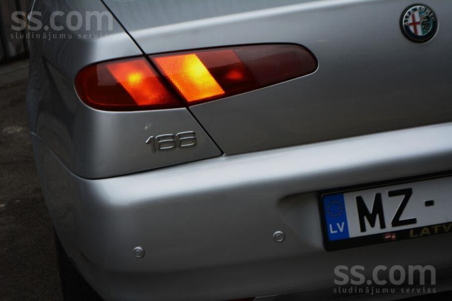 Alfa Romeo 166 1999 Rīga, ar dzinēja tilpumu 2.50 L un nobraukumu 259 tūkst. km par 2900 €, foto 13 vietnē AUTOMOTO.COM.LV