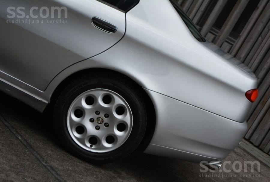Alfa Romeo 166 1999 Rīga, ar dzinēja tilpumu 2.50 L un nobraukumu 259 tūkst. km par 2900 €, foto 16 vietnē AUTOMOTO.COM.LV