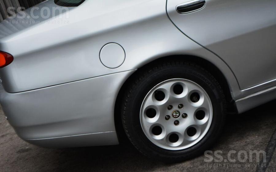 Alfa Romeo 166 1999 Rīga, ar dzinēja tilpumu 2.50 L un nobraukumu 259 tūkst. km par 2900 €, foto 18 vietnē AUTOMOTO.COM.LV