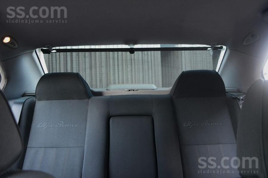 Alfa Romeo 166 1999 Rīga, ar dzinēja tilpumu 2.50 L un nobraukumu 259 tūkst. km par 2900 €, foto 26 vietnē AUTOMOTO.COM.LV