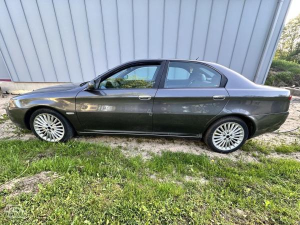 Alfa Romeo 166 2004 in Vilnius, with an engine capacity of 2.40 L and mileage of 406 thousand km for 1100 €, photo 4 on AUTOMOTO.COM.LV