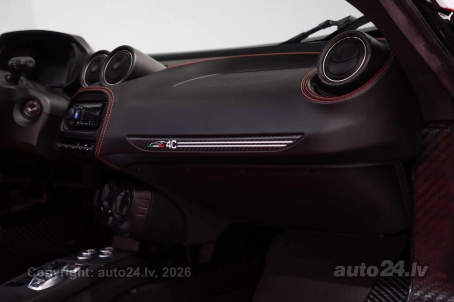 Sarkans Alfa Romeo 4C 2018 Tallina, ar dzinēja tilpumu 1.74 L un nobraukumu 87 tūkst. km par 63800 €, foto 20 vietnē AUTOMOTO.COM.LV