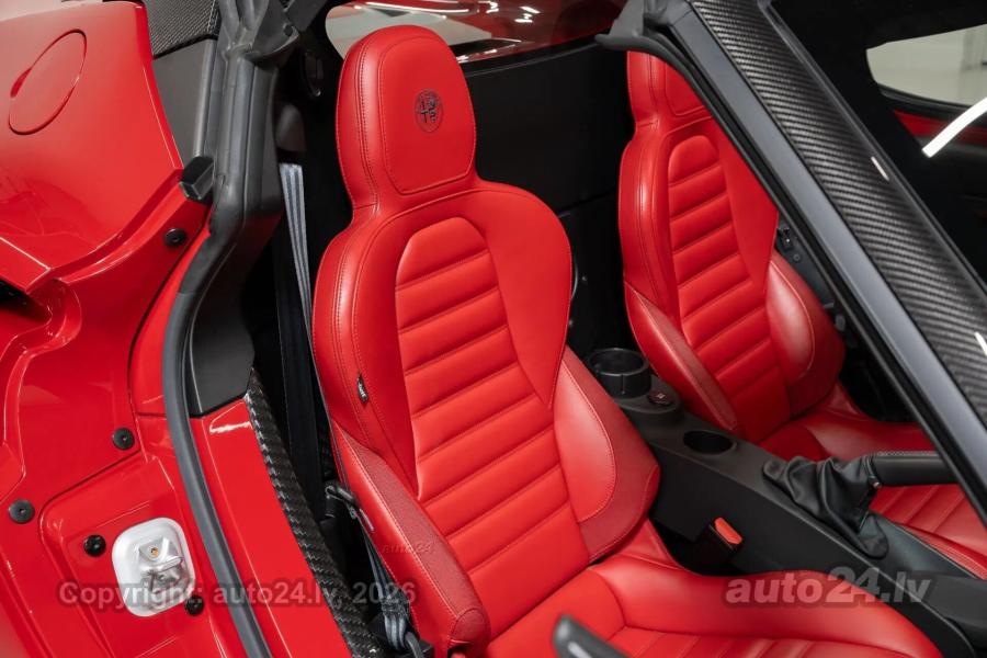 Sarkans Alfa Romeo 4C 2018 Tallina, ar dzinēja tilpumu 1.74 L un nobraukumu 87 tūkst. km par 63800 €, foto 24 vietnē AUTOMOTO.COM.LV