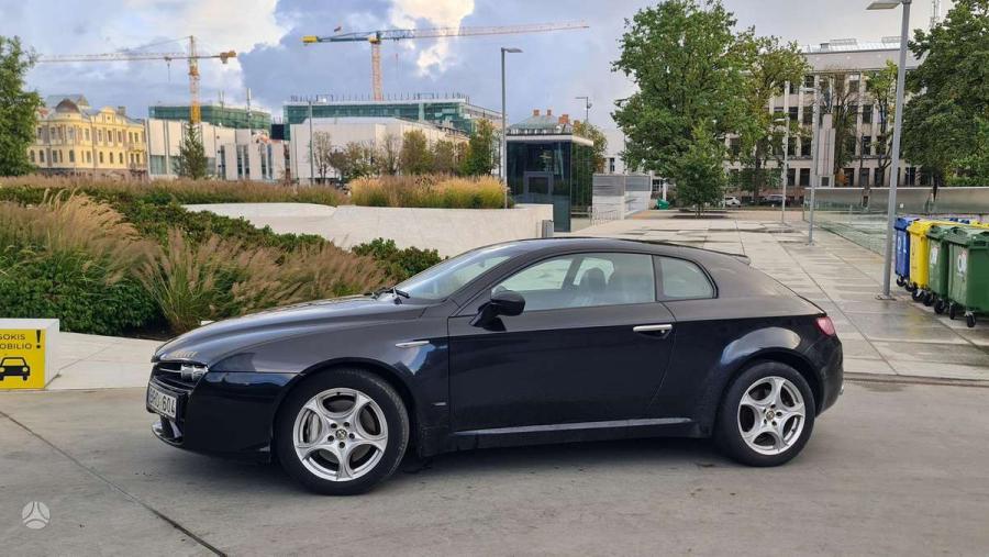 Black Alfa Romeo Brera 2006 in Kaunas, with an engine capacity of 0.00 L and mileage of 283 thousand km for 2600 €, photo 3 on AUTOMOTO.COM.LV