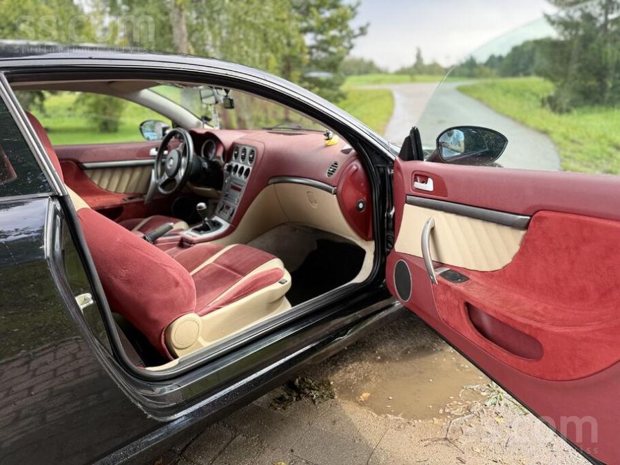 Melns Alfa Romeo Brera 2007 Cēsis, ar dzinēja tilpumu 2.20 L un nobraukumu 174 tūkst. km par 3200 €, foto 11 vietnē AUTOMOTO.COM.LV