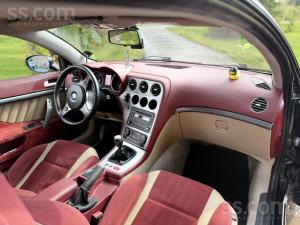 Melns Alfa Romeo Brera 2007 Cēsis, ar dzinēja tilpumu 2.20 L un nobraukumu 174 tūkst. km par 3200 €, foto 12 vietnē AUTOMOTO.COM.LV