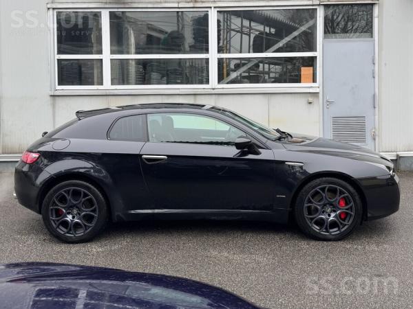 Melns Alfa Romeo Brera 2008 Rīga, ar dzinēja tilpumu 2.40 L un nobraukumu 203 tūkst. km par 5900 €, foto 4 vietnē AUTOMOTO.COM.LV