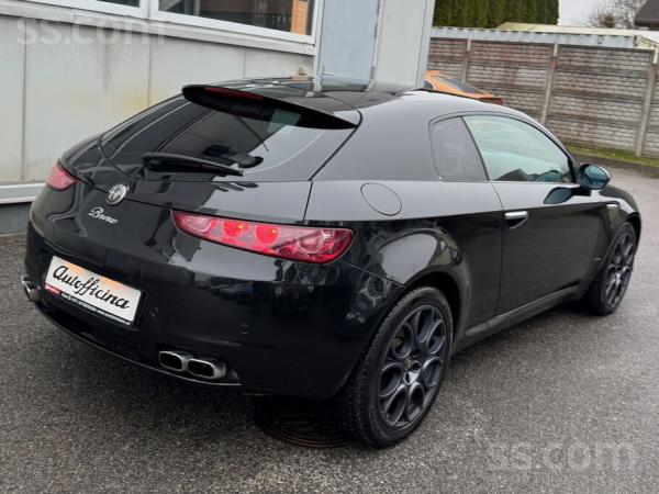 Melns Alfa Romeo Brera 2008 Rīga, ar dzinēja tilpumu 2.40 L un nobraukumu 203 tūkst. km par 5900 €, foto 5 vietnē AUTOMOTO.COM.LV