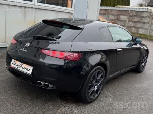 Black Alfa Romeo Brera 2008 in Riga, with an engine capacity of 2.40 L and mileage of 203 thousand km for 5900 €, photo 5 on AUTOMOTO.COM.LV