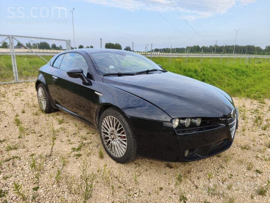 Melns Alfa Romeo Brera 2008 Rīga, ar dzinēja tilpumu 2.40 L un nobraukumu 238 tūkst. km par 3500 €, foto 9 vietnē AUTOMOTO.COM.LV