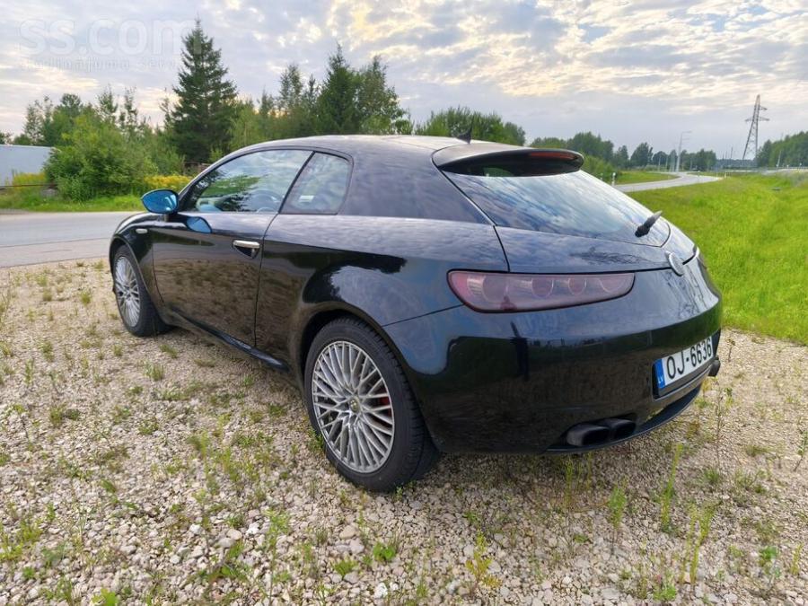Melns Alfa Romeo Brera 2008 Rīga, ar dzinēja tilpumu 2.40 L un nobraukumu 238 tūkst. km par 3500 €, foto 11 vietnē AUTOMOTO.COM.LV
