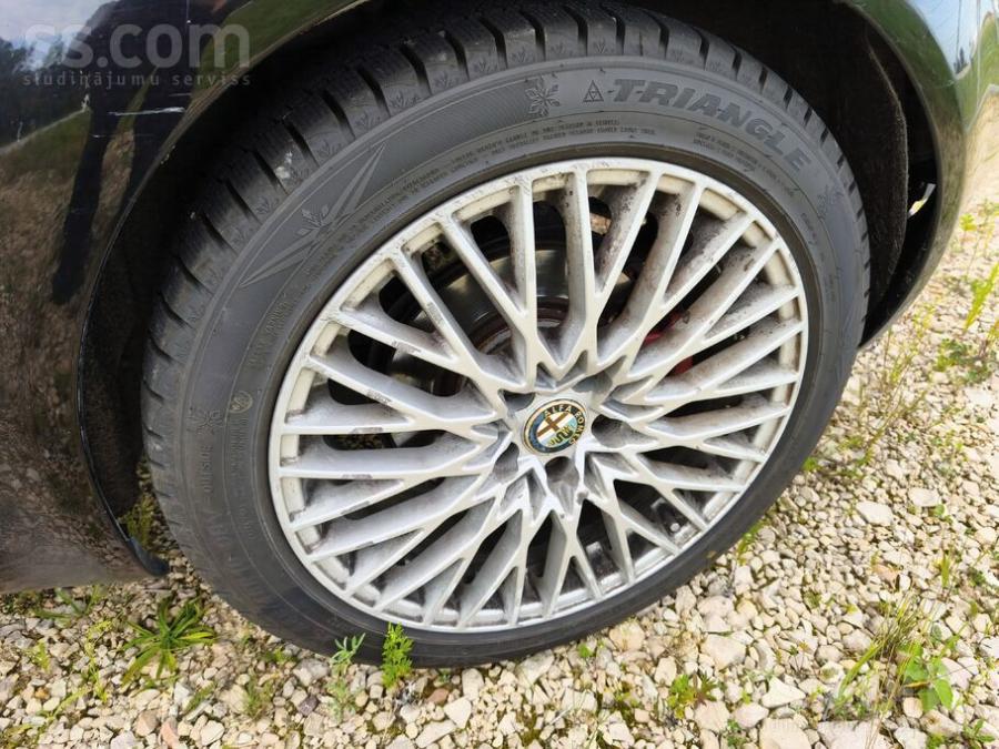 Melns Alfa Romeo Brera 2008 Rīga, ar dzinēja tilpumu 2.40 L un nobraukumu 238 tūkst. km par 3500 €, foto 22 vietnē AUTOMOTO.COM.LV
