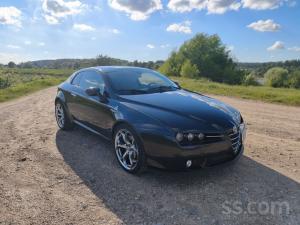 Black Alfa Romeo Brera 2008 in Daugavpils, with an engine capacity of 2.40 L and mileage of 218 thousand km for 6250 €, photo 3 on AUTOMOTO.COM.LV