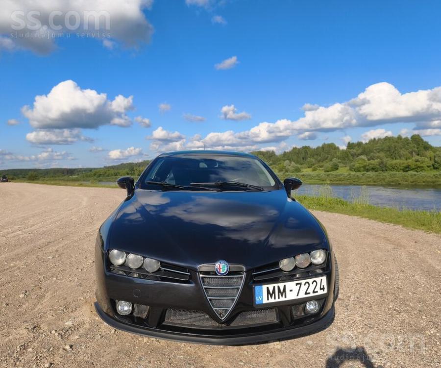 Black Alfa Romeo Brera 2008 in Daugavpils, with an engine capacity of 2.40 L and mileage of 218 thousand km for 6250 €, photo 4 on AUTOMOTO.COM.LV