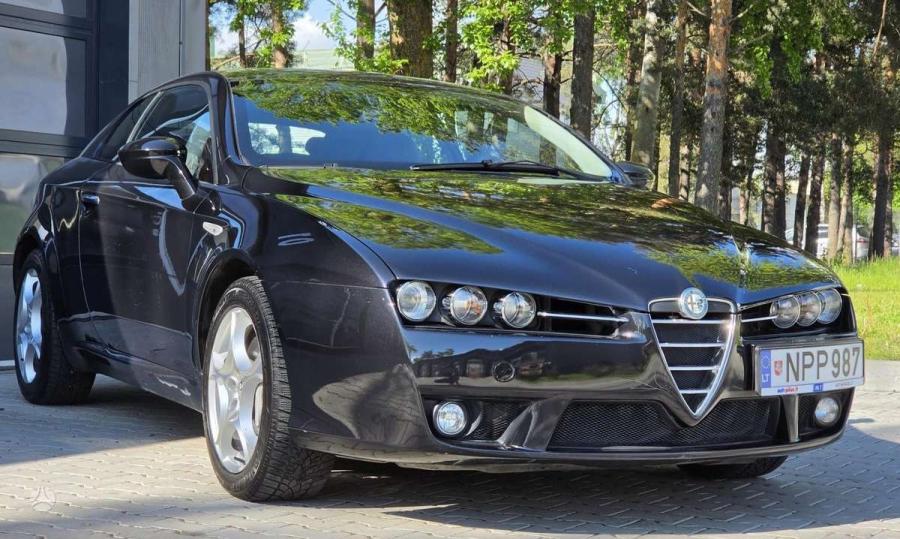 Melns Alfa Romeo Brera 2008 Šauļi, ar dzinēja tilpumu 3.20 L un nobraukumu 78 tūkst. km par 15400 €, foto 1 vietnē AUTOMOTO.COM.LV
