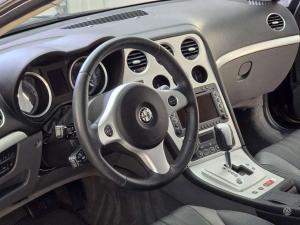 Melns Alfa Romeo Brera 2008 Šauļi, ar dzinēja tilpumu 3.20 L un nobraukumu 78 tūkst. km par 15400 €, foto 7 vietnē AUTOMOTO.COM.LV