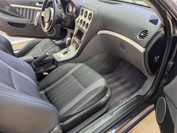 Melns Alfa Romeo Brera 2008 Šauļi, ar dzinēja tilpumu 3.20 L un nobraukumu 78 tūkst. km par 15400 €, foto 8 vietnē AUTOMOTO.COM.LV
